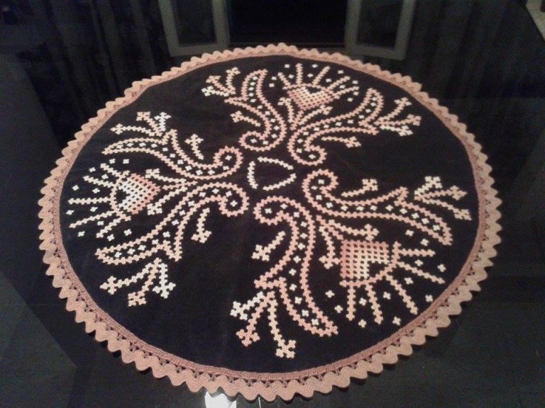 Armenian Marash Embroidery by Yevnige Yacoubian – Aypoupen – Website ...