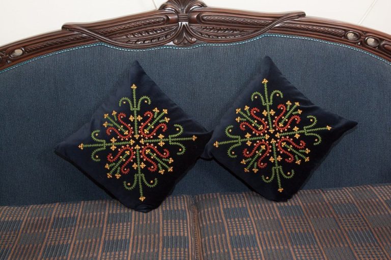 Armenian Marash Embroidery by Yevnige Yacoubian – Aypoupen – Website ...